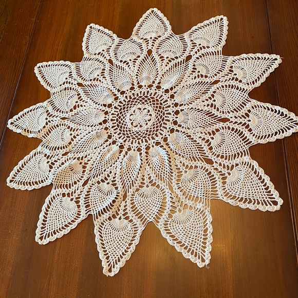 Dining | Vintage Sale Amazing Centerpiece 12point Vintage Creme Doily ...